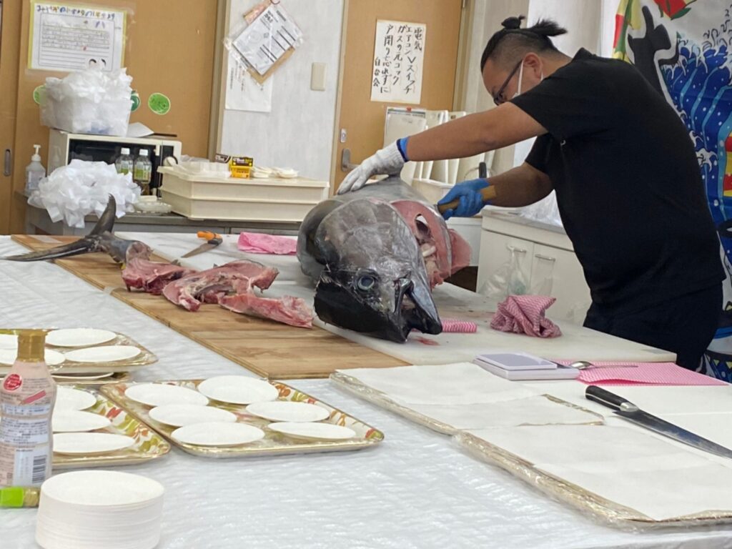 まぐろ解体ショー！！！ | 就労支援B型事業所アトラス 大阪府堺市 就労支援サービス